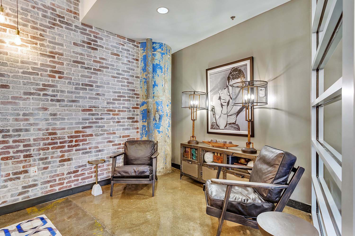 Luxury Loft Apartments Dallas | The Lofts at Mockingbird Station